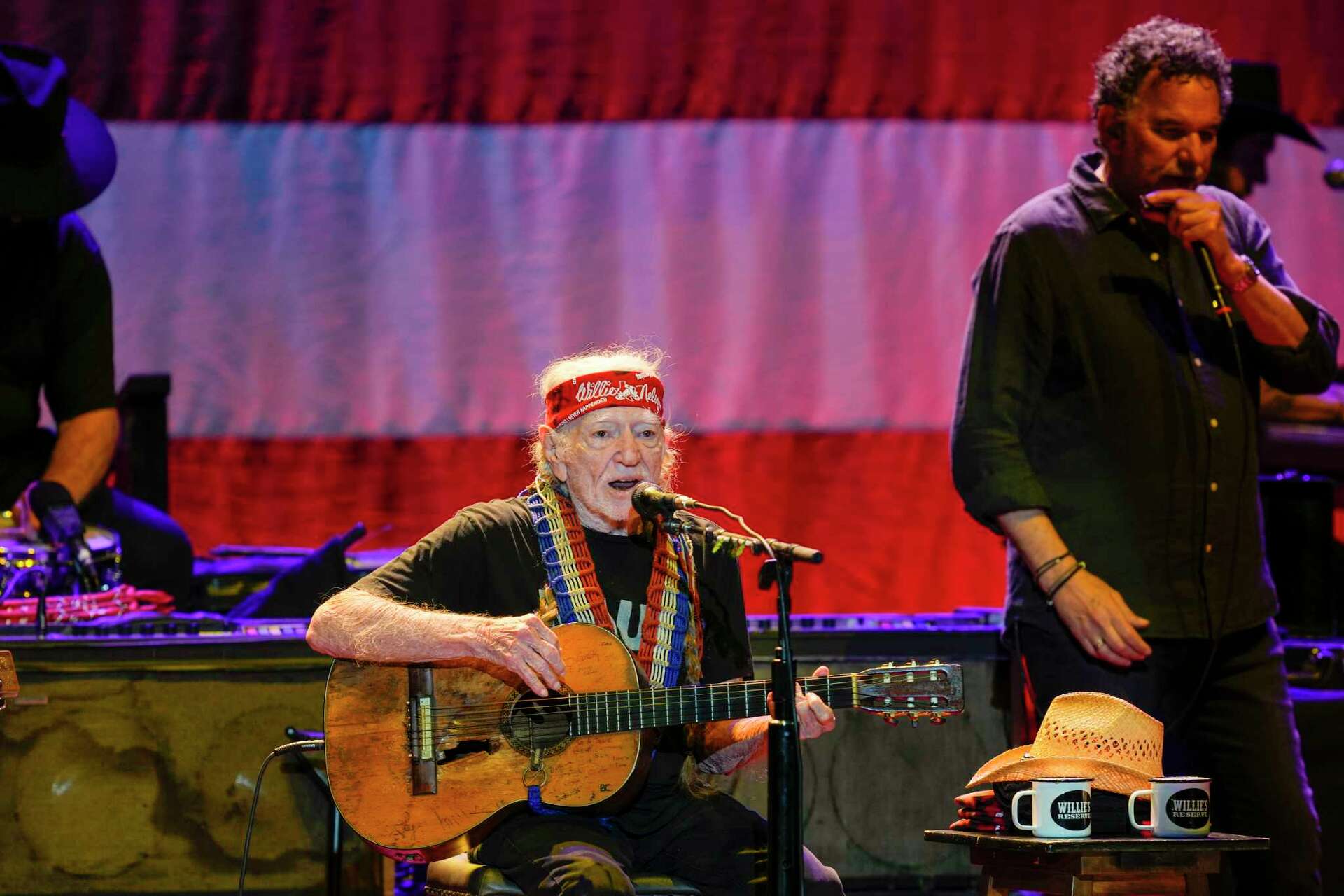 Willie Nelson, at 90, wows Woodlands crowd at Outlaw Music Festival