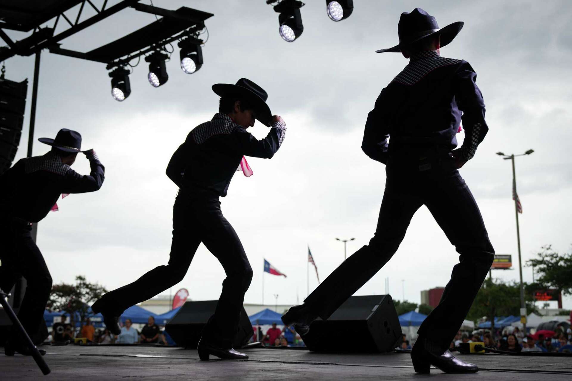 Texas leads nation in native residents staying in their state