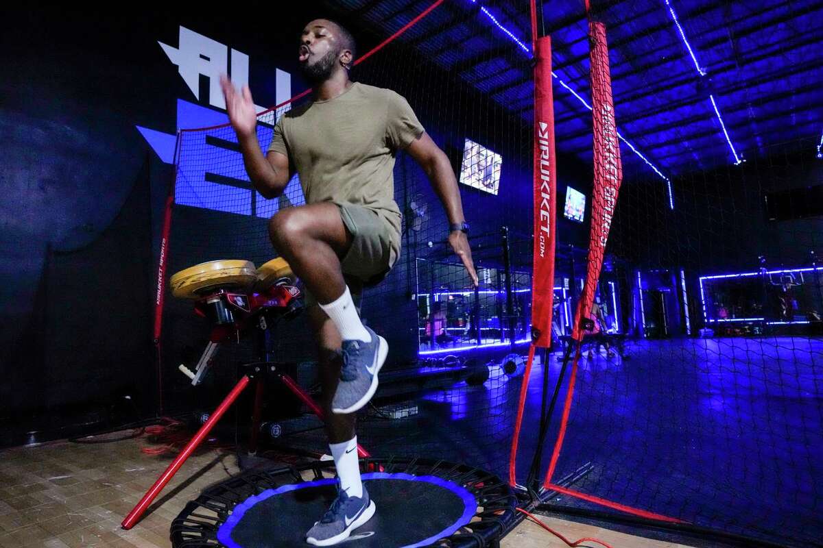 NFL workout: What's an offseason workout like? We tried one ourselves
