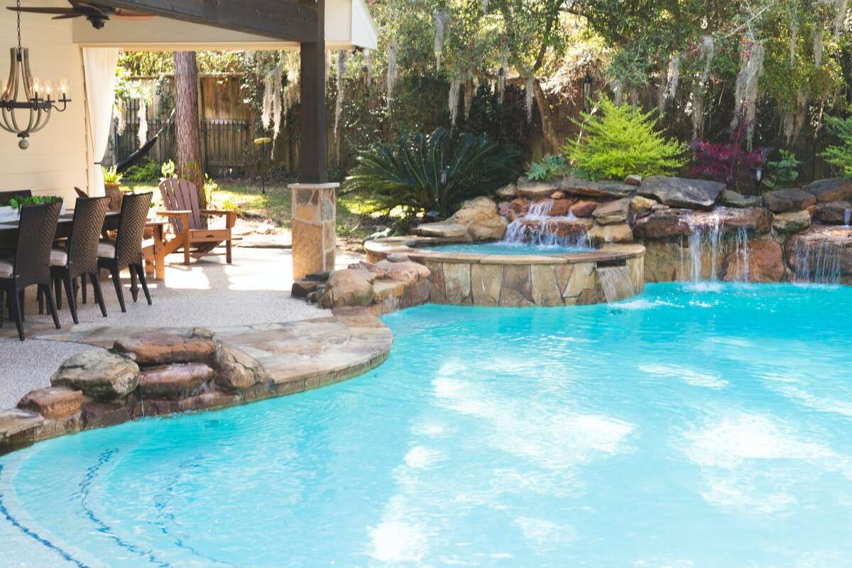 8 backyard pools for rent with Swimply in The Woodlands this summer