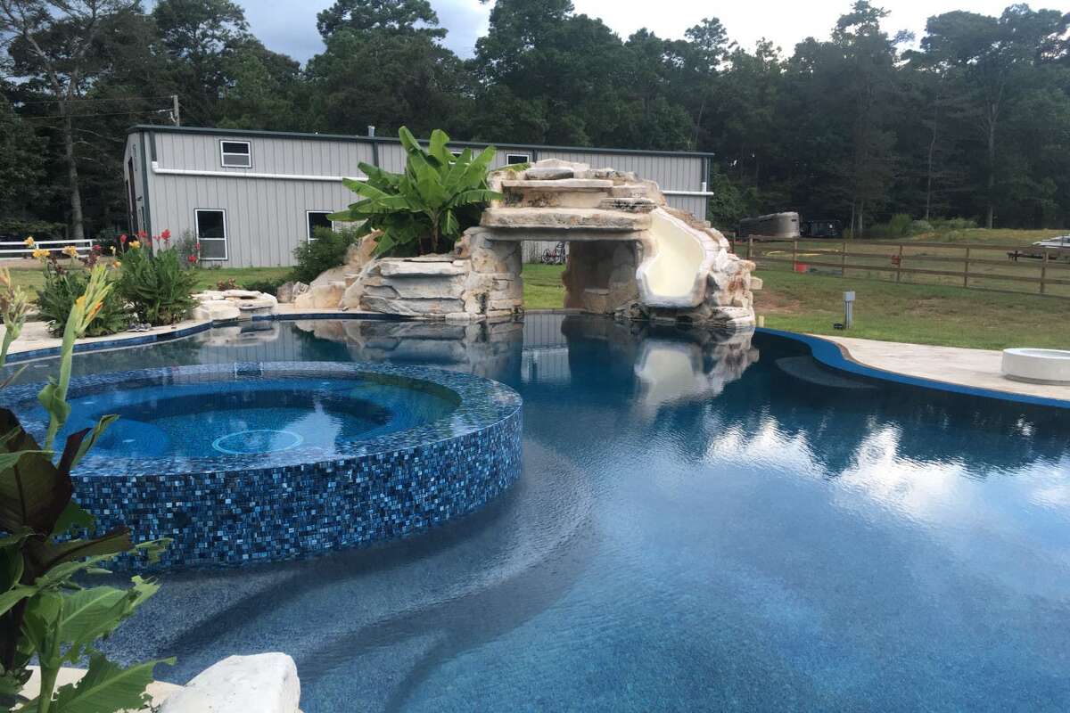 8 backyard pools for rent with Swimply in The Woodlands this summer