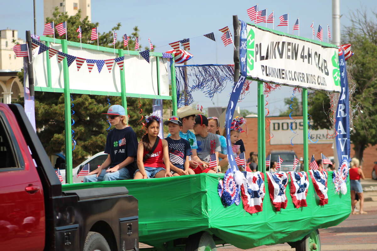 Plainview community celebrates at Red, White and MOO Fest