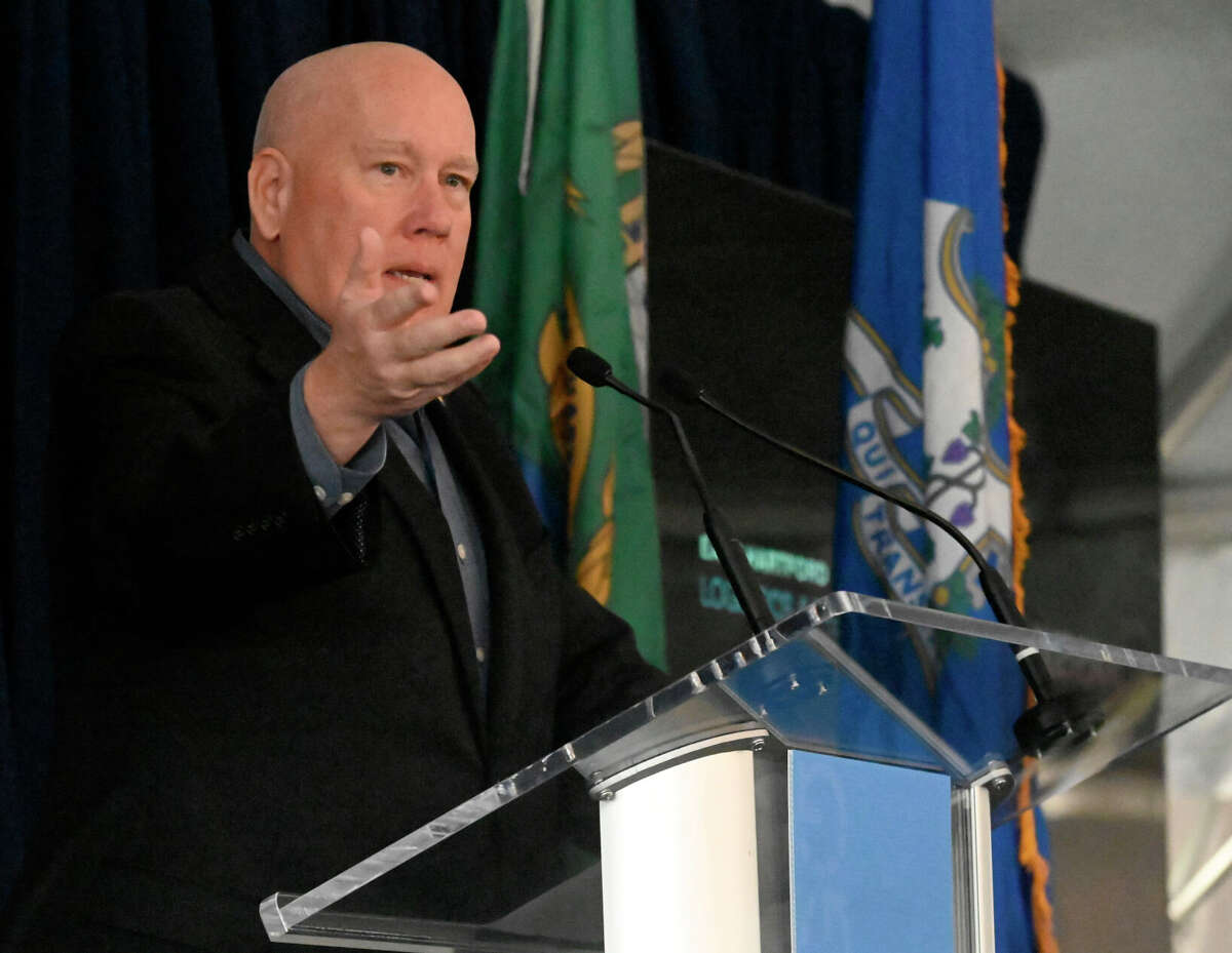 East Hartford Democrats, Republicans looking to replace Mayor Walsh