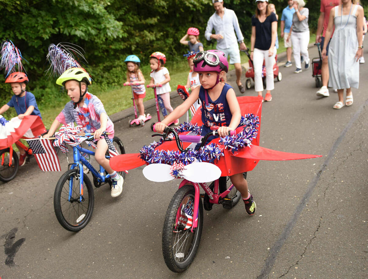 Photos: Darien VFW Post 6933 hosts July 4 Push-n-Pull Parade