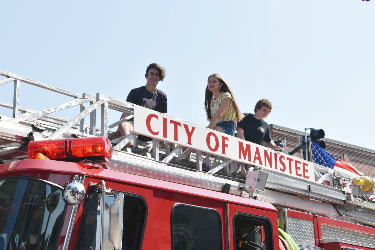 Manistee Forest Fest parade brings flames, floats, fun