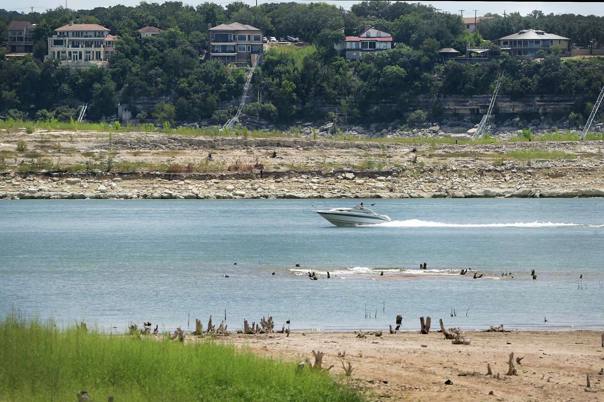 Man who jumped from cliff into Texas' Lake Travis found dead