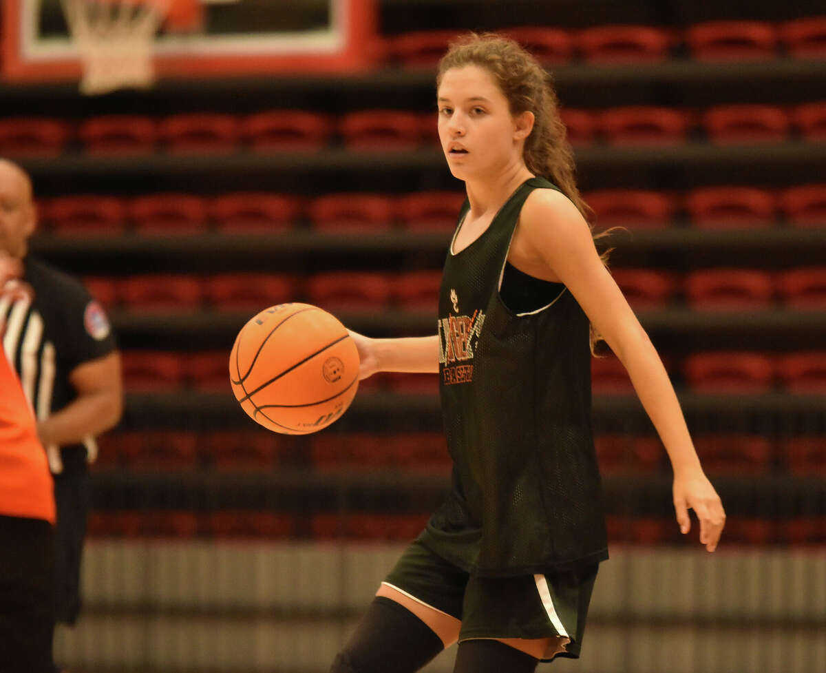 New era starts for Edwardsville girls basketball