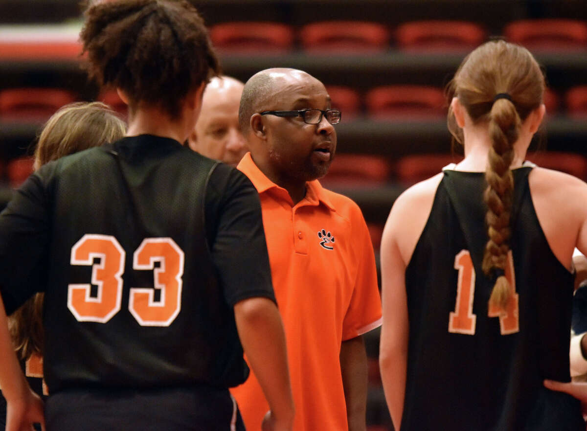 New era starts for Edwardsville girls basketball