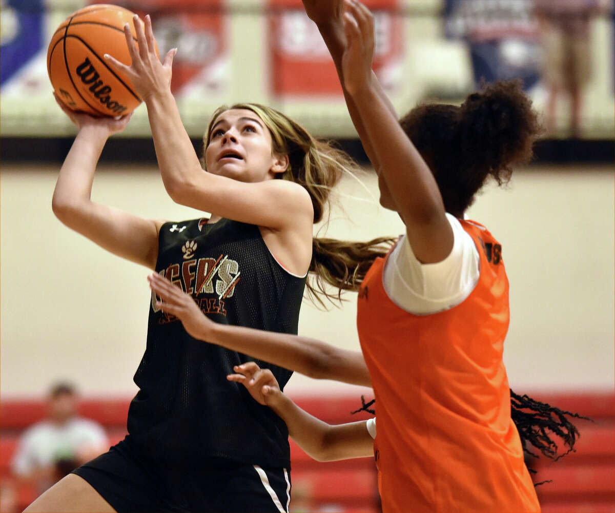 New era starts for Edwardsville girls basketball