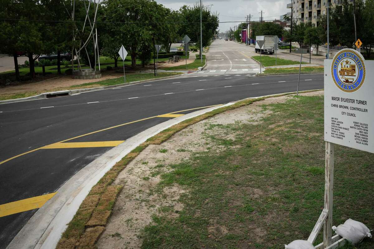 New pavement, signs eases bumpy ride of Washington-Westcott roundabout