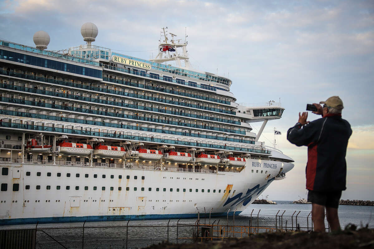 'Smacked into the dock': Cruise ship hits pier while arriving in SF