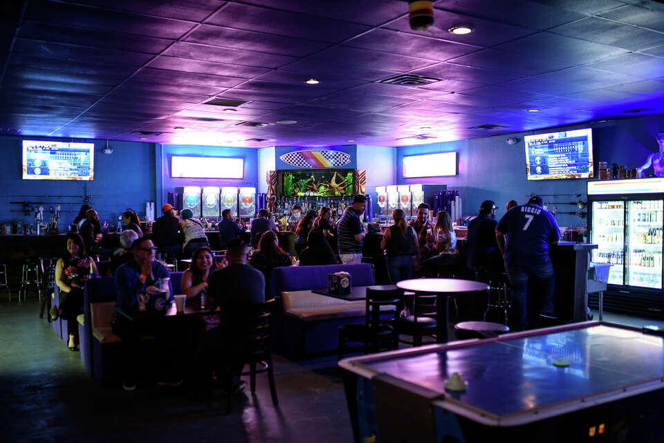 Houston's best dive bars to visit for National Dive Bar Day