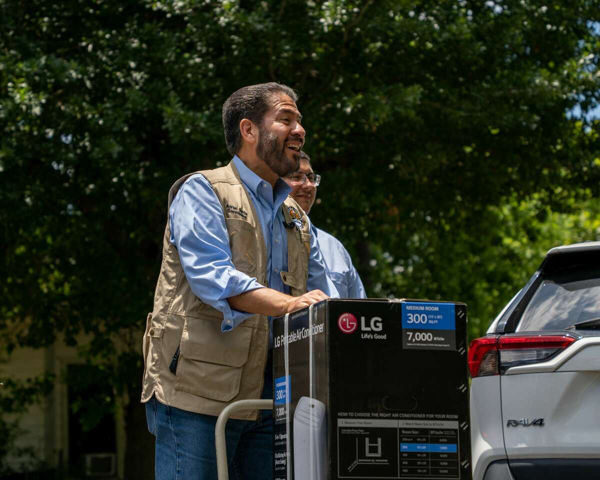 Houston heat means spike in need among residents with AC bills, repair