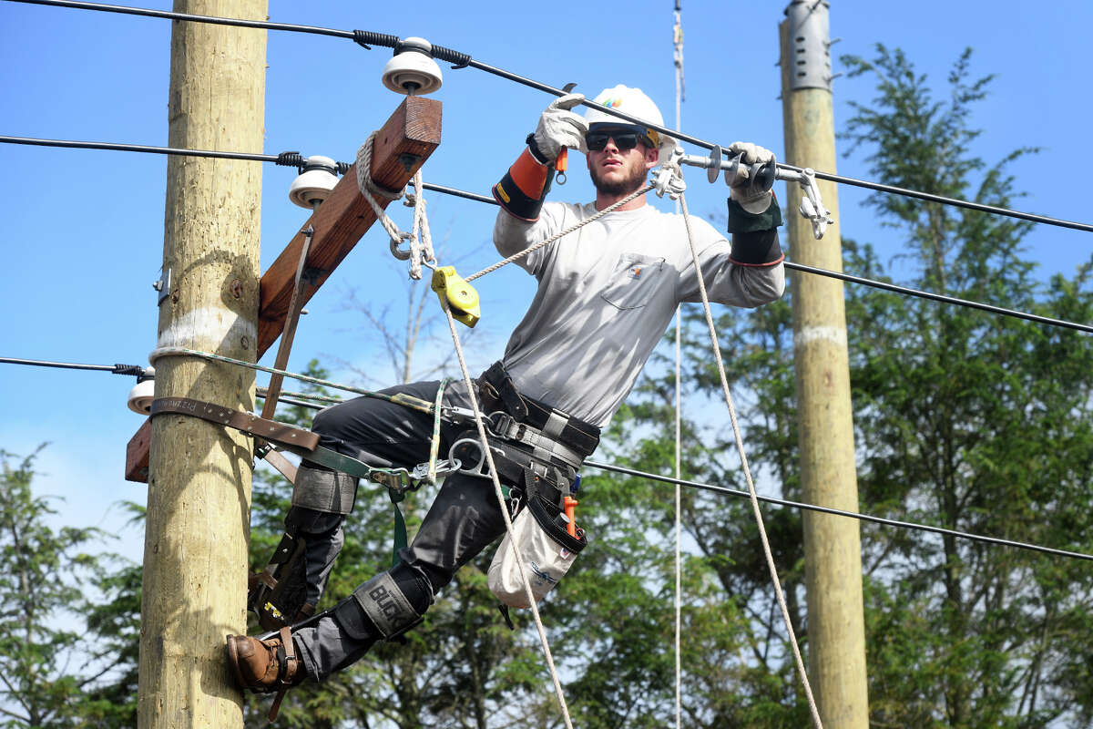 UI training CT's next generation of electric utility repair people