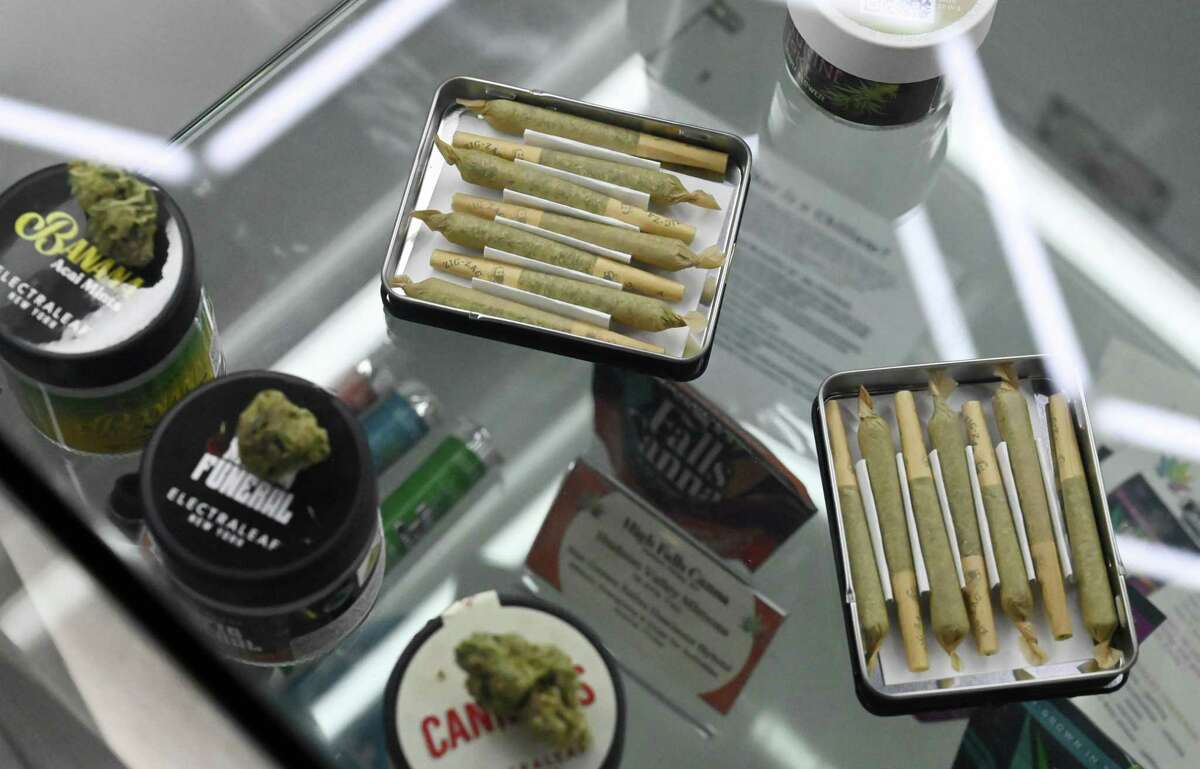 Deadline extended for cannabis license applications, state says