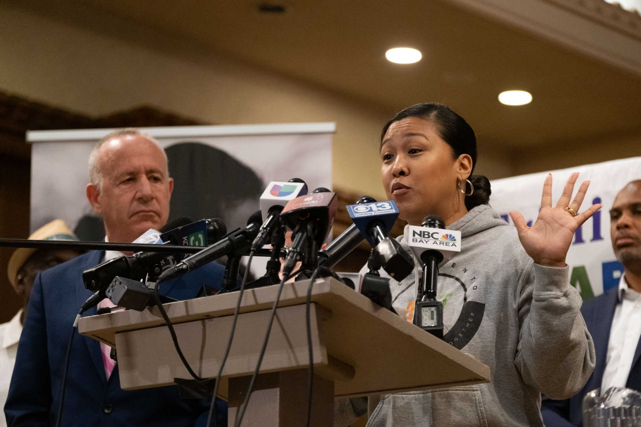 California officials ask DOJ to investigate migrant flights