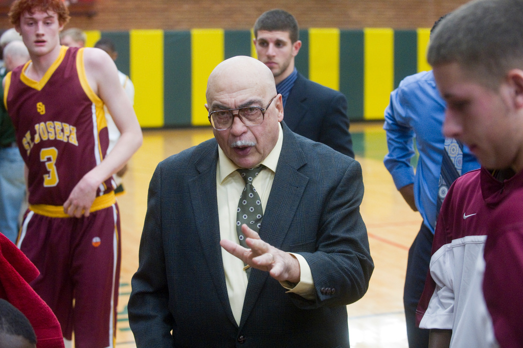 All-time CT basketball wins leader Montelli gets NFHS tribute