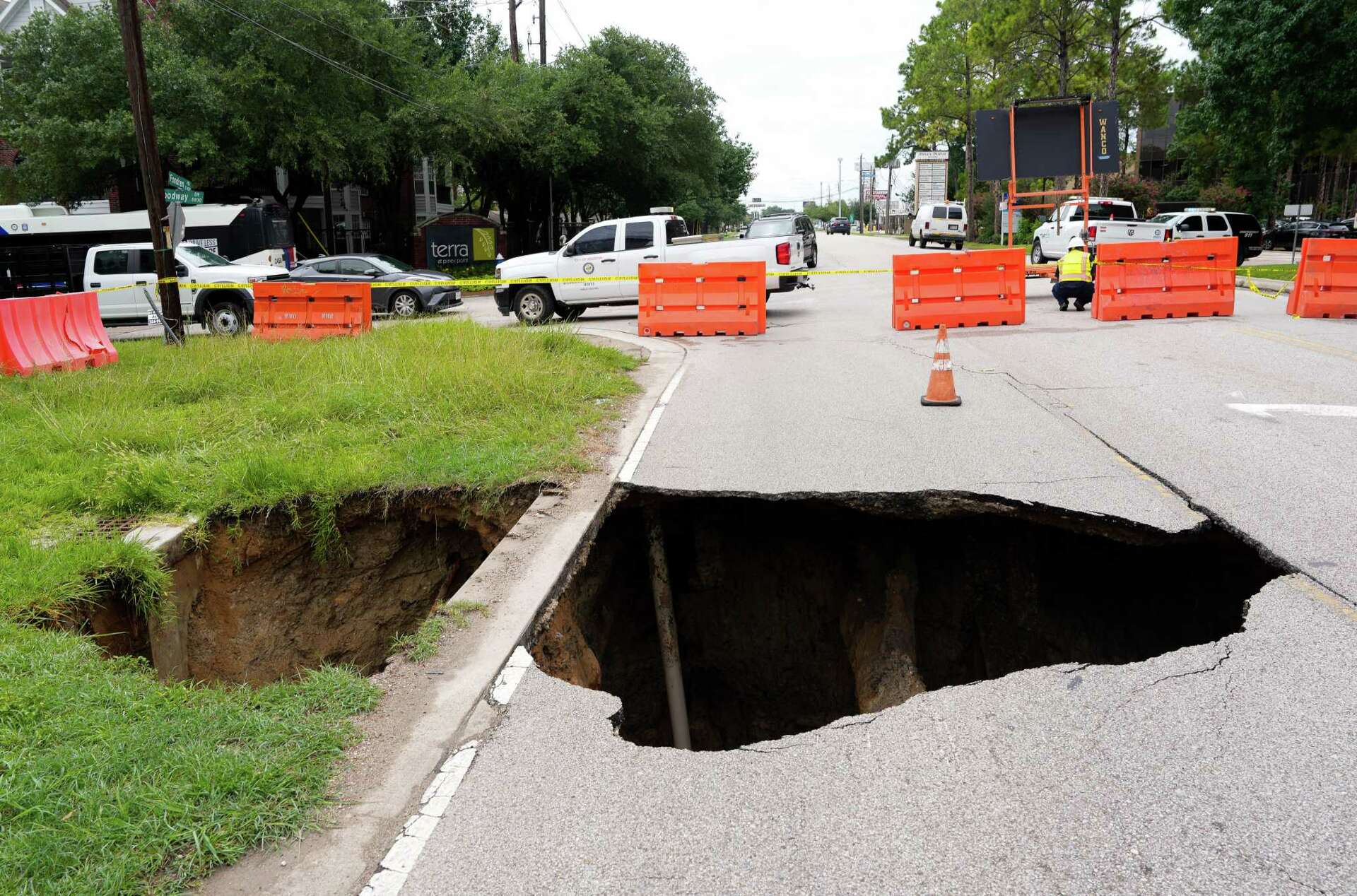 Fondren Road street collapse repairs begin with backfilling of hole