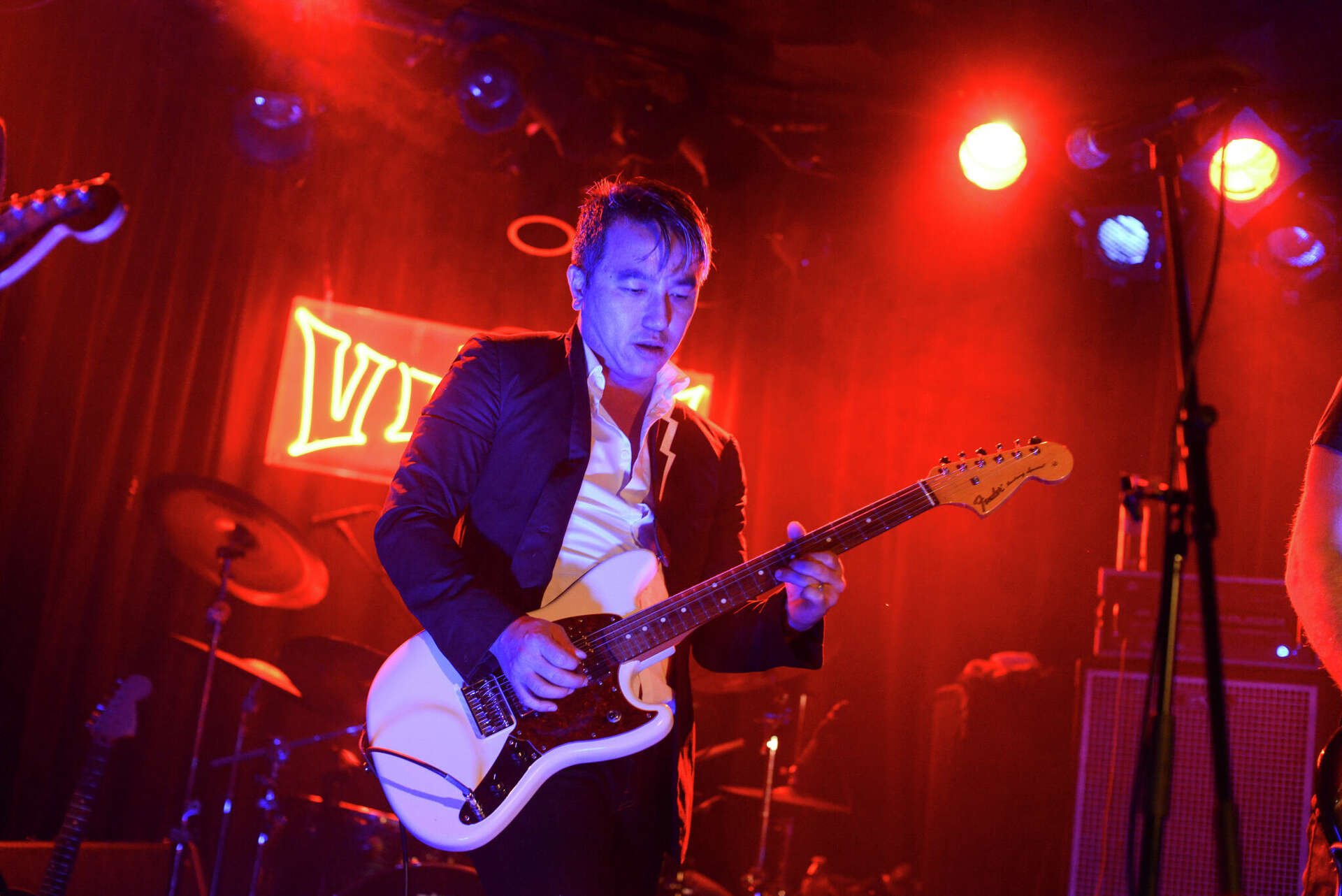 Houston surgeon and his doctor band rock on with benefit show