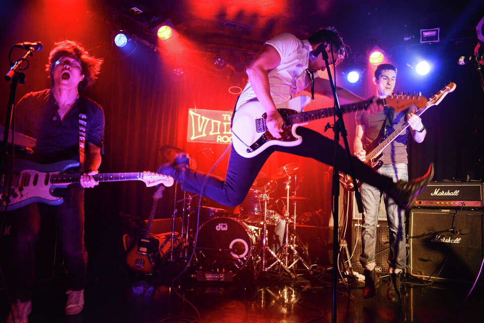 Houston surgeon and his doctor band rock on with benefit show
