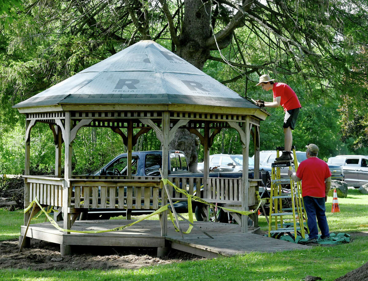 Tolland Scout fixes Crandall Park gazebo in honor of veterans
