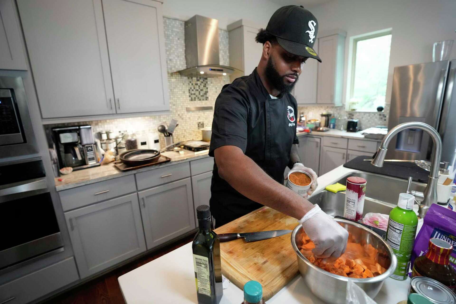 Gridiron chef: What life is like as NFL players' personal cook