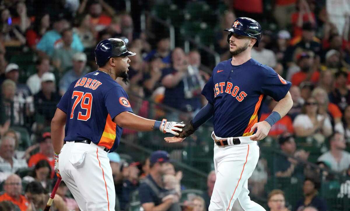 Houston Astros: Hector Neris escapes jam vs. Seattle Mariners