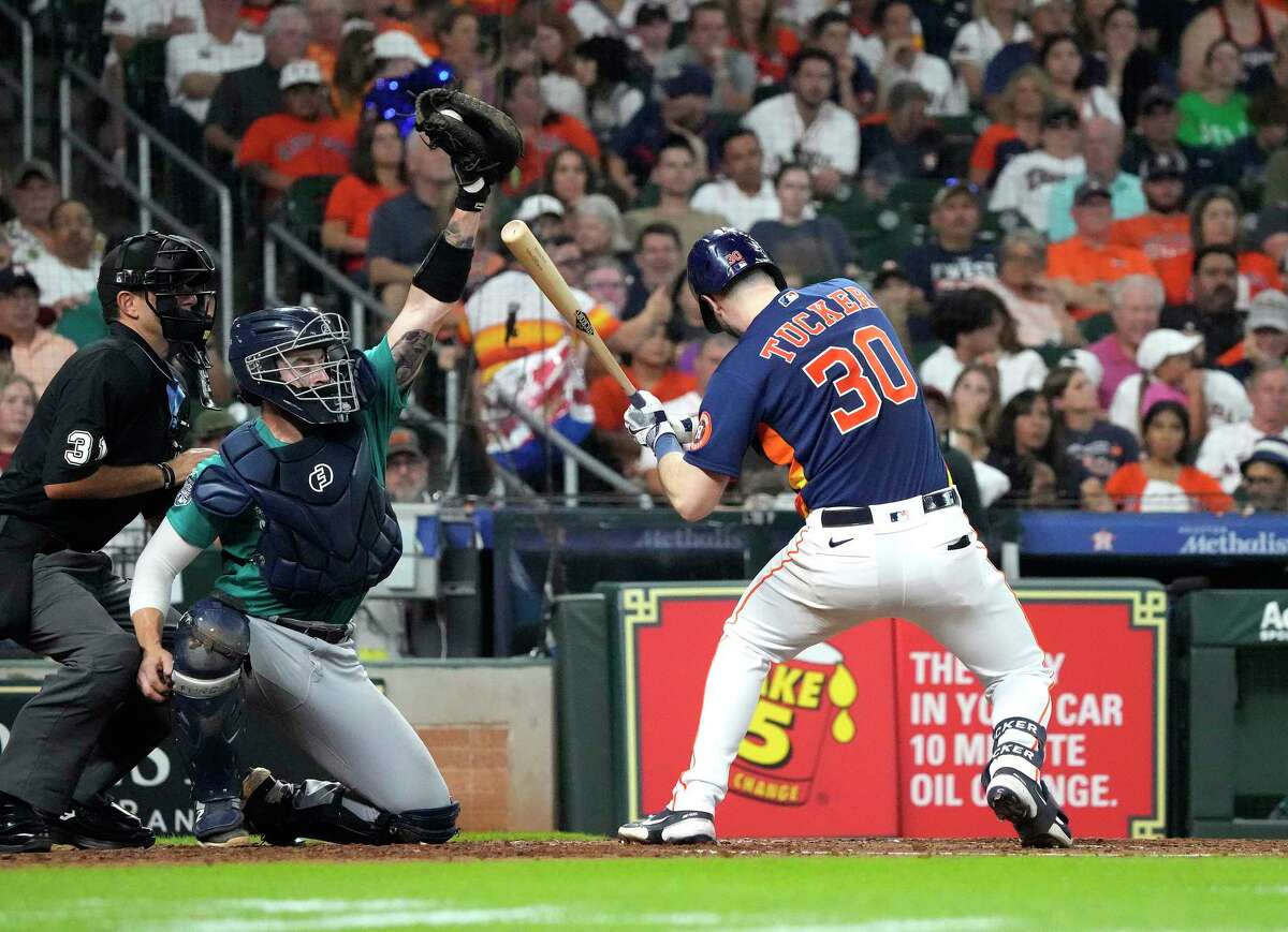 Houston Astros: Hector Neris escapes jam vs. Seattle Mariners