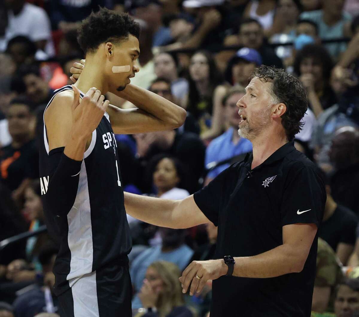 Spurs' Victor Wembanyama puts on show in second summer league outing