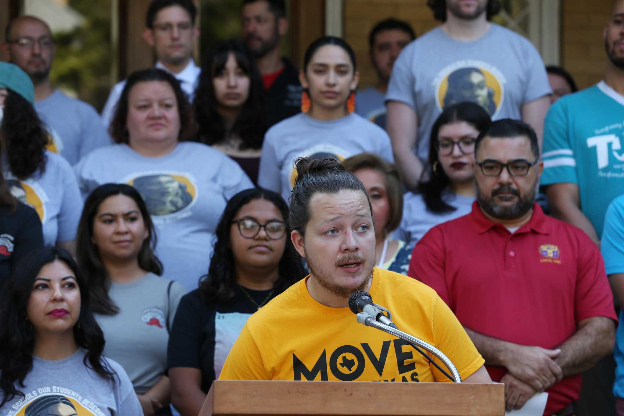 Commentary: Let community vote on SAISD school closure plan