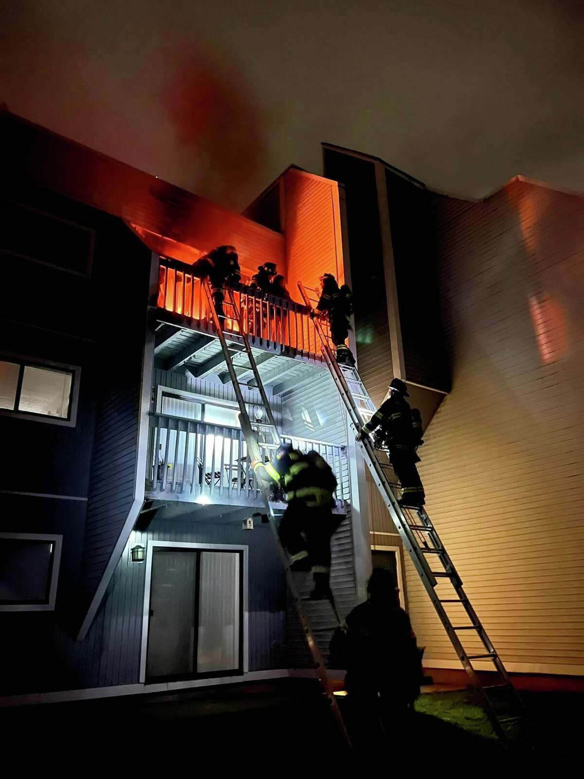 Middletown apartment fire sends two people to hospital, official says