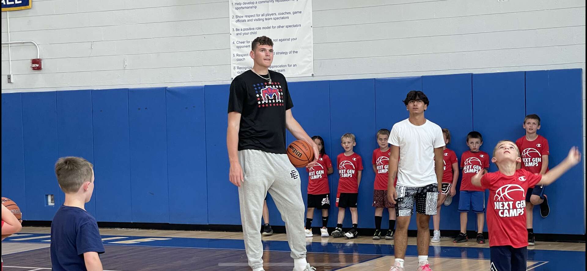 How tall is Donovan Clingan? UConn center is listed at 7-foot-2.