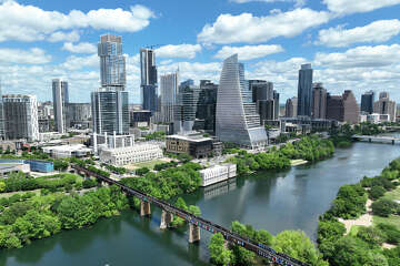 Who did the 'Be Someone,' 'Toeflop' graffiti in Houston?