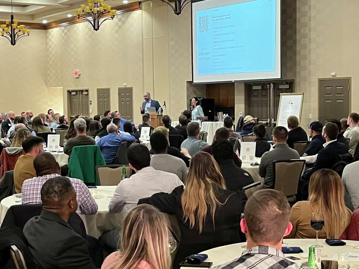 Albany-area group aims to connect potential real estate investors