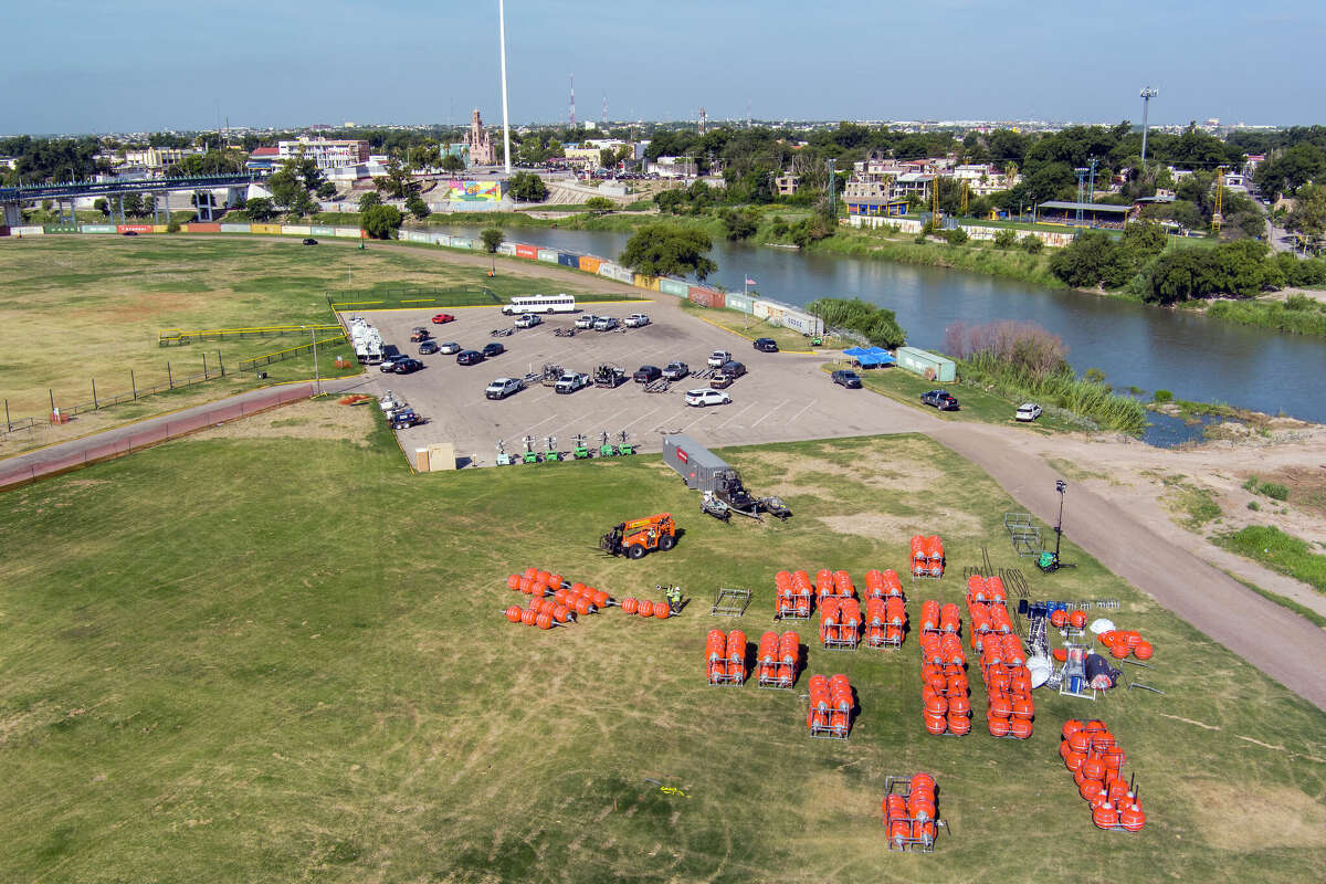 Texas puts border barrier buoys, nets in Rio Grande to deter crossings