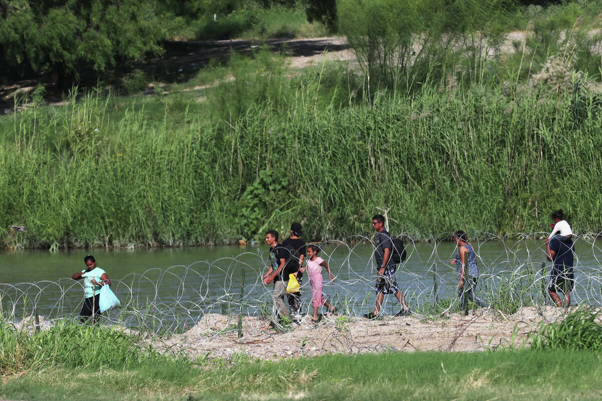 Texas puts border barrier buoys, nets in Rio Grande to deter crossings