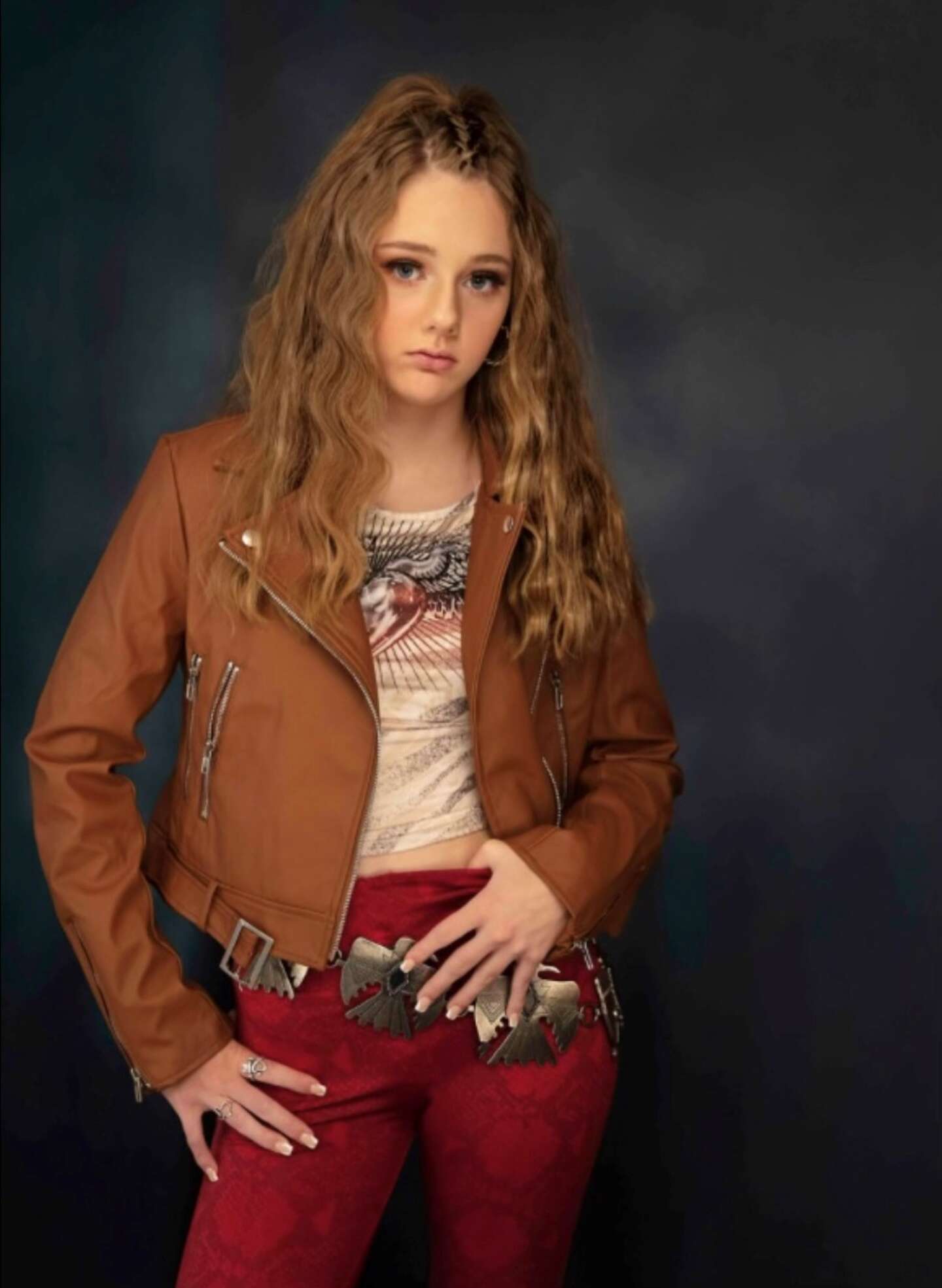 Conroe teen country singer plays downtown venue's first sold-out show