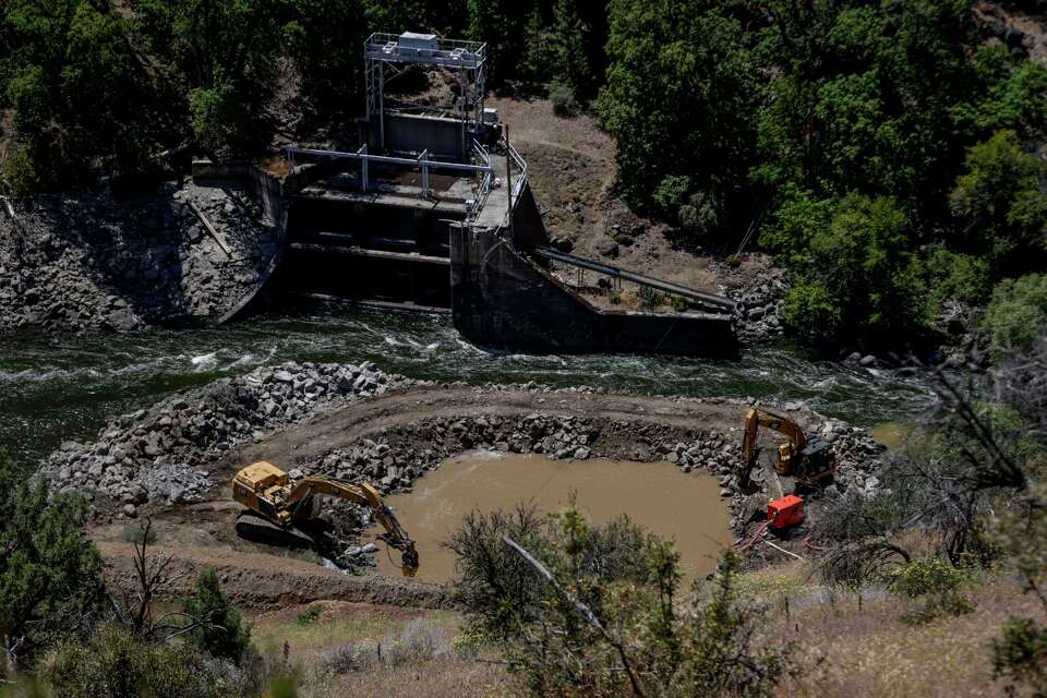 Nation’s largest dam removal project begins in California