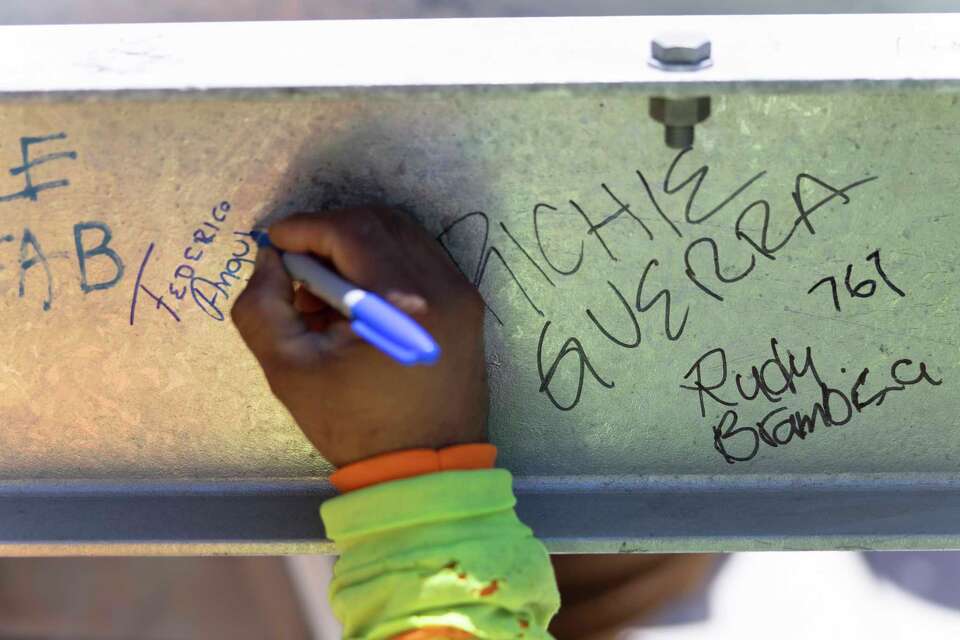 SF housing: New highrise building on the way in Treasure Island