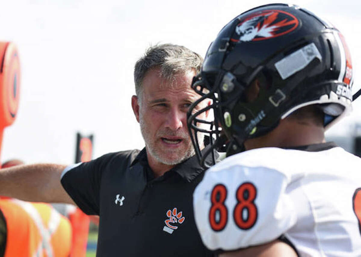 Martin departs with 100th win, his last at Edwardsville