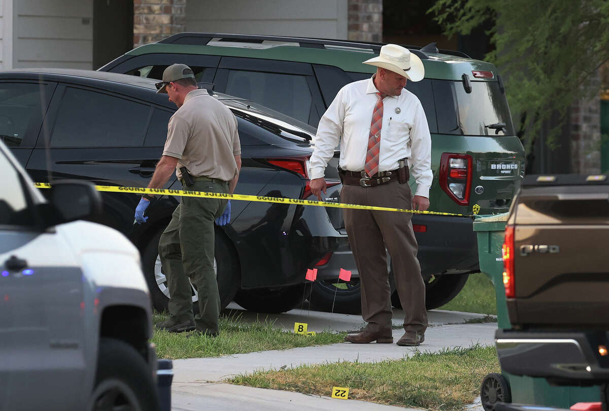 Converse police shoot and kill woman threatening suicide with gun Converse police shoot and kill woman threatening suicide with gun