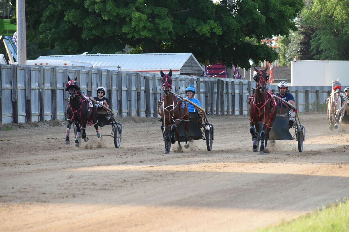 Mecosta Free Fair 2023 Celebrity Harness Race features dramatic finish