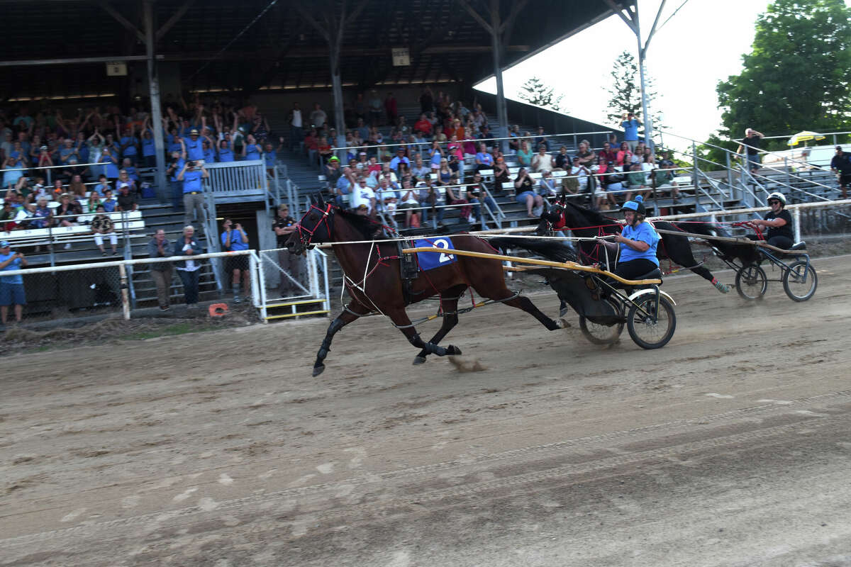 Mecosta Free Fair 2023 Celebrity Harness Race features dramatic finish