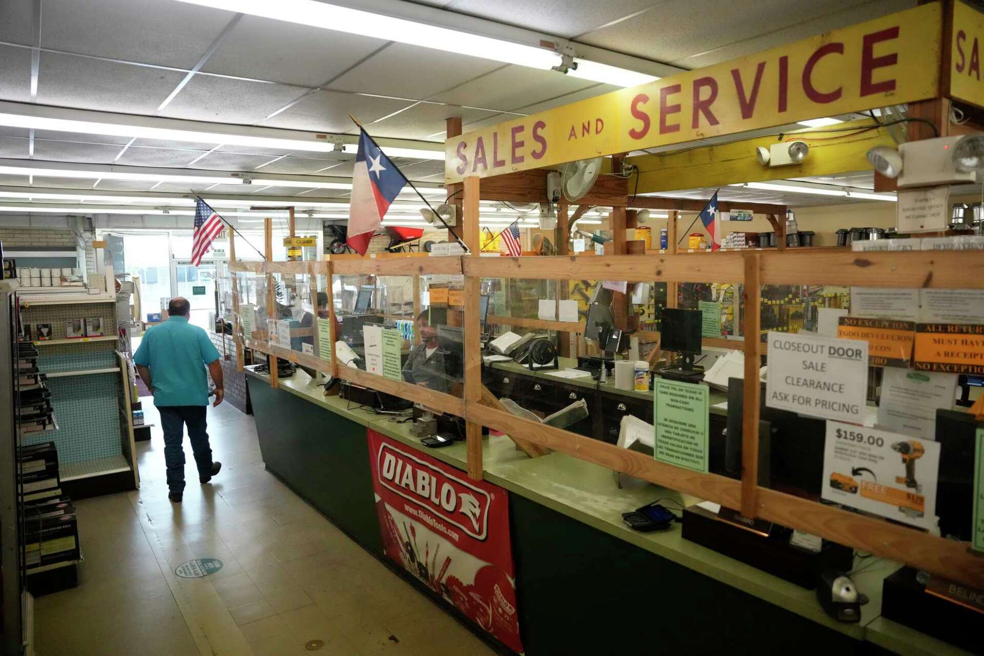 Houston's Montalbano Lumber to keep beloved Houston Avenue store open