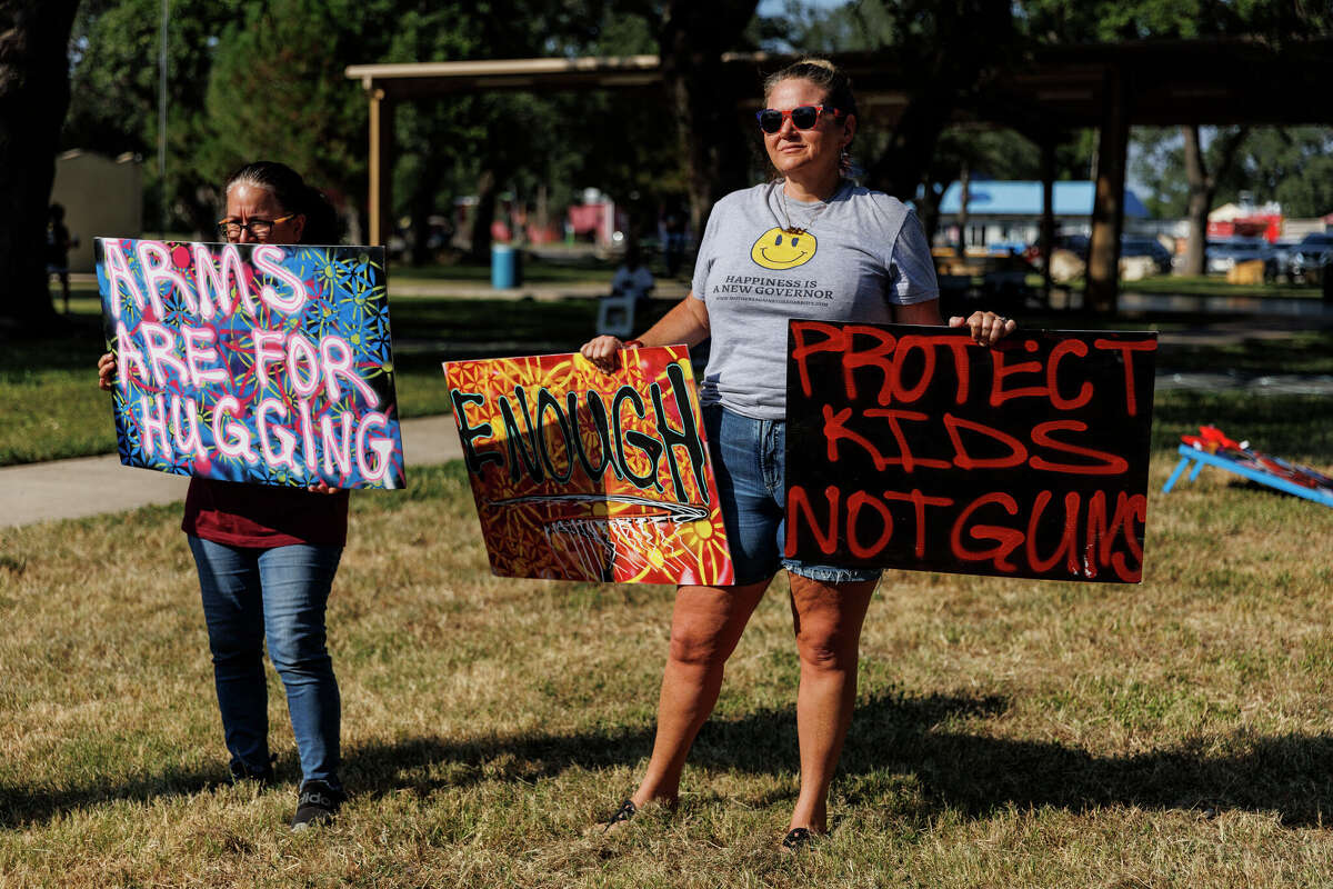 Parkland family joins others in Uvalde in push for gun reform