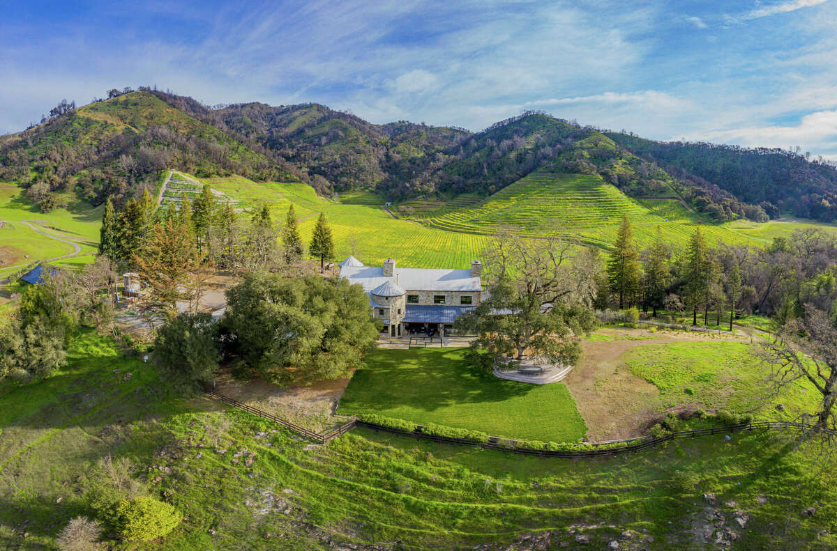 7 California wineries with lodging