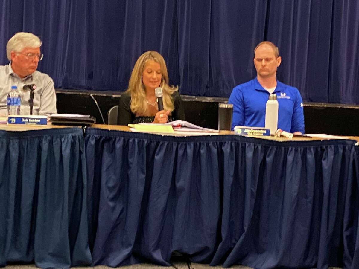 Brookfield to keep controversial book in high school e-library