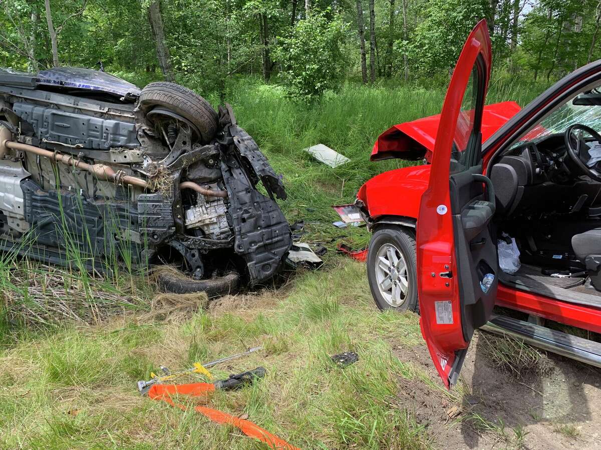 Head-on crash on US-10 in West Michigan leaves 1 dead, 3 injured