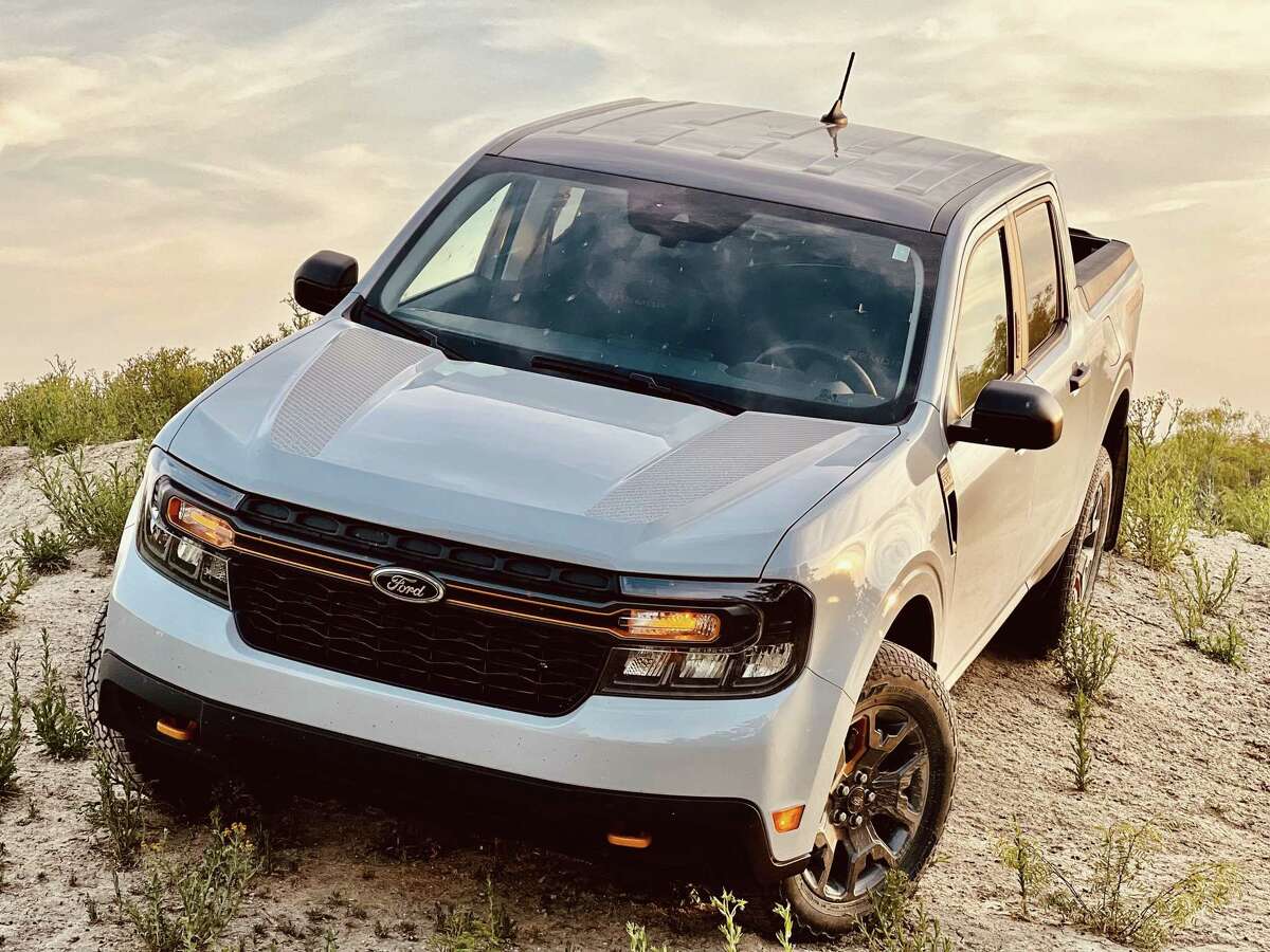 Ford Maverick XLT, a compact, versatile pickup truck