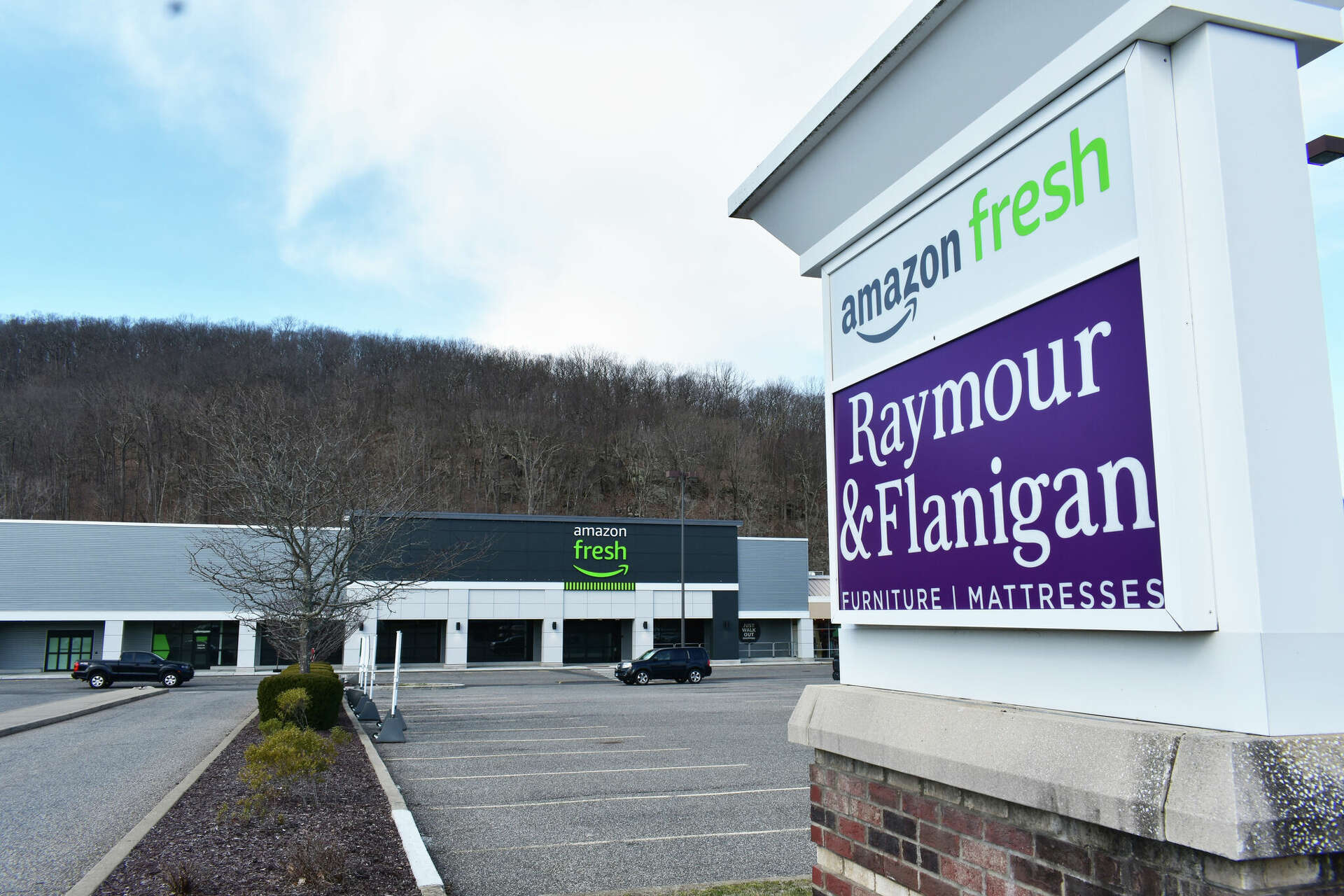 Why Amazon Fresh is taking a pass on Connecticut as Big Y steps in